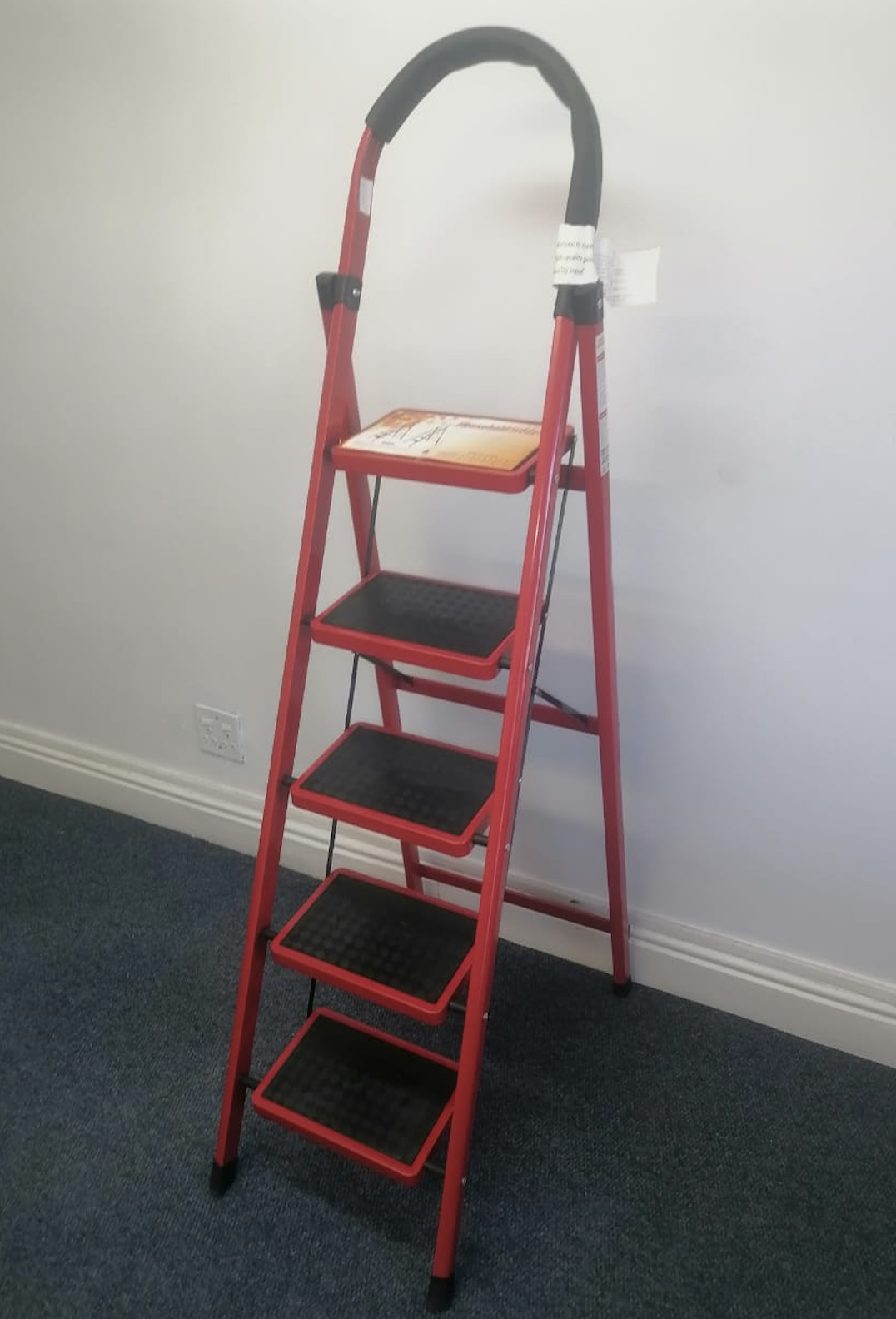 5-Step Steel Ladder – Heavy-Duty, Non-Slip Steps – DealDock
